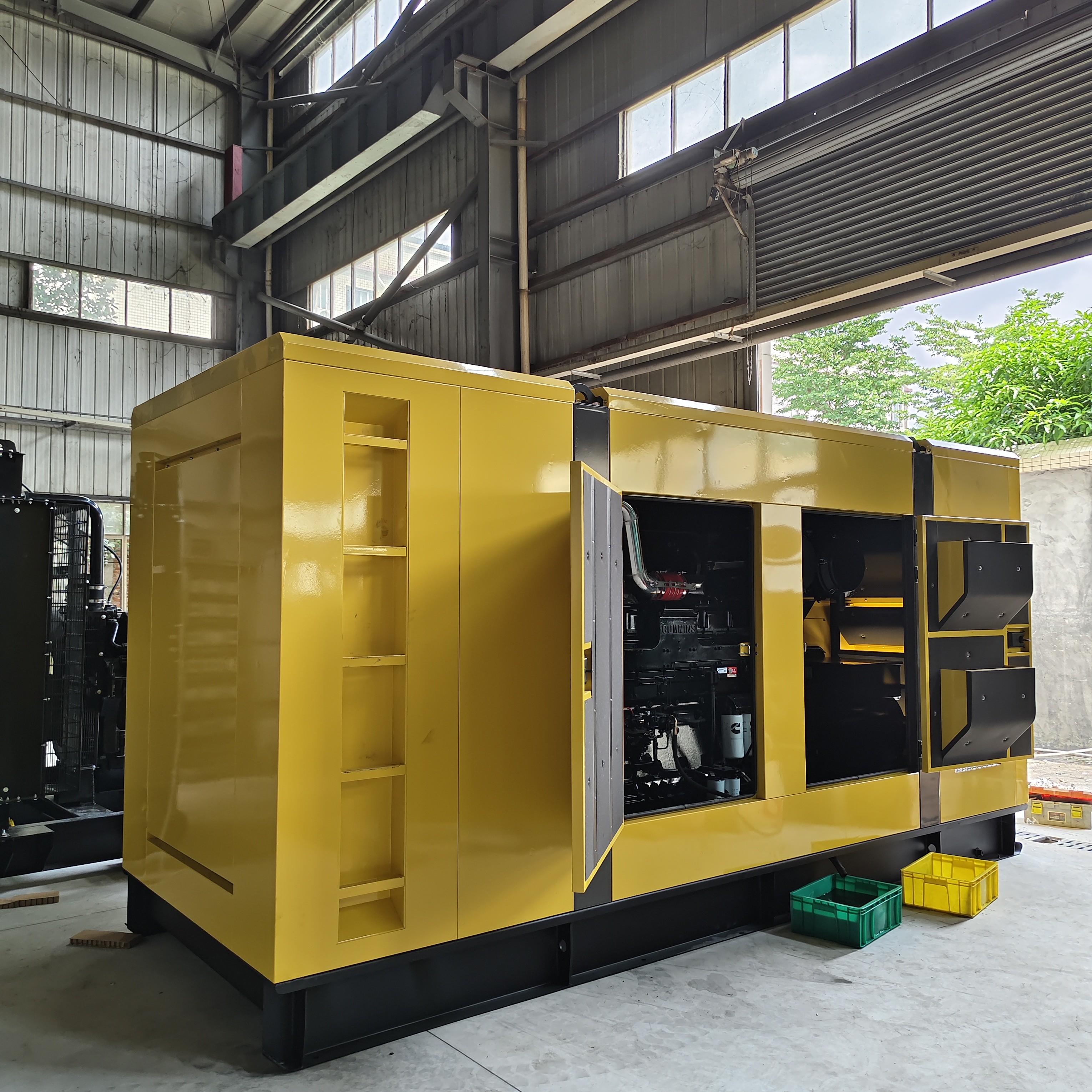 545kw Cummins Diesel Generator Set 750kva Soundproof Standby Generator ...
